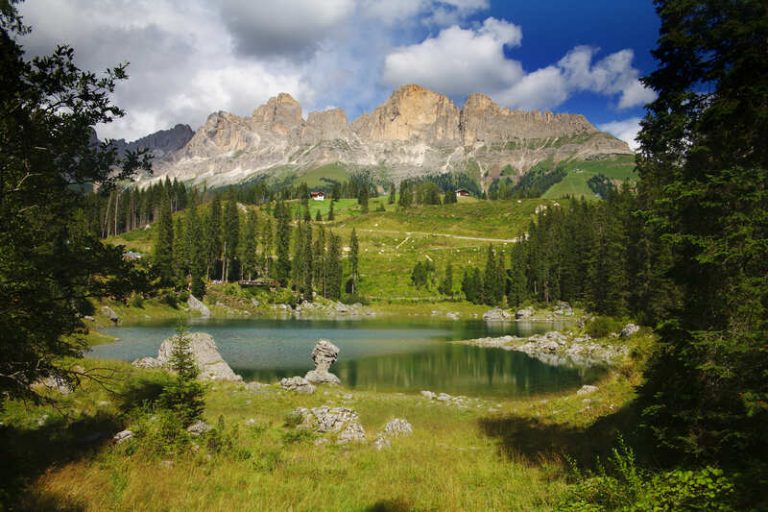 Lago di Carezza: dove si trova, come arrivare e le passeggiate da fare ...